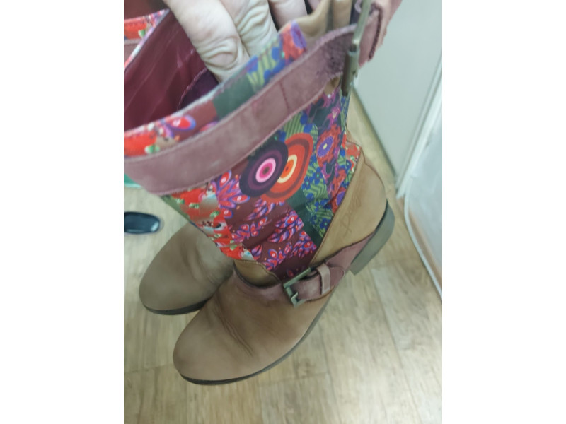 DESIGUAL čizme 38 a može i za 39 prava koža