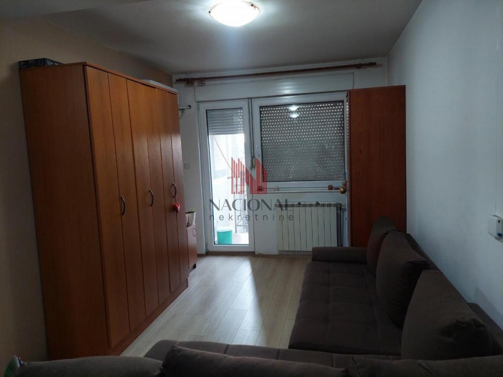 KOSOVSKA, Jednosoban stan za izdavanje, 27m2, 250€