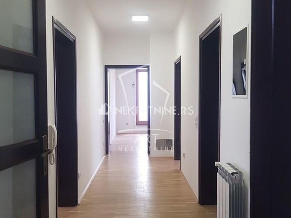 Lekino brdo, Mijačka, mereno 120m2 ID#9540