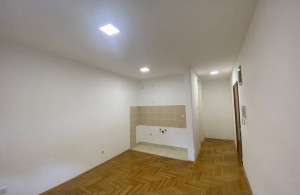 Prodajem Stan-Apartman, Grbavica