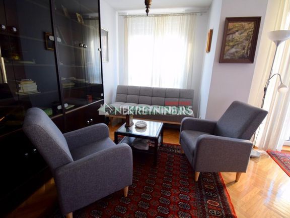 2 soban, Zemun, Retenzija, Radnička ul. 60m2, novija zgrada ID#11703