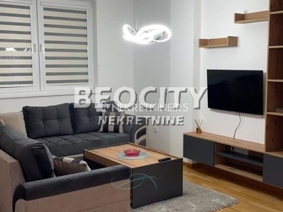 Novi Sad, Sajam, Bulevar kralja Petra I, 2.5, 85m2, 1100EUR