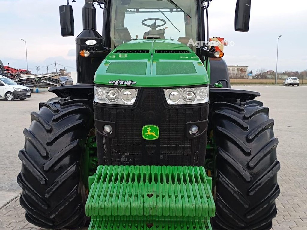 John Deere 8400R traktor točkaš