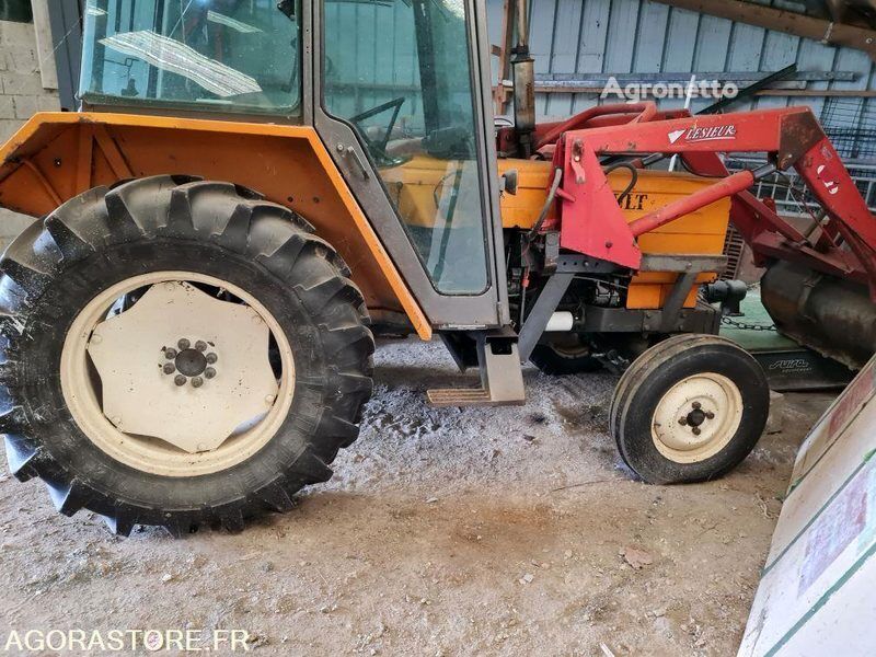 Prodaje se Renault R7449 traktor točkaš na aukciji