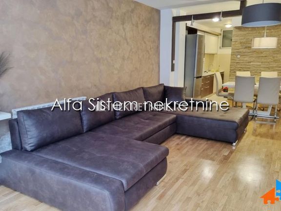 Vračar, Crveni krst, 3.0 stan, 97m2, 1099 EUR, ID 46146