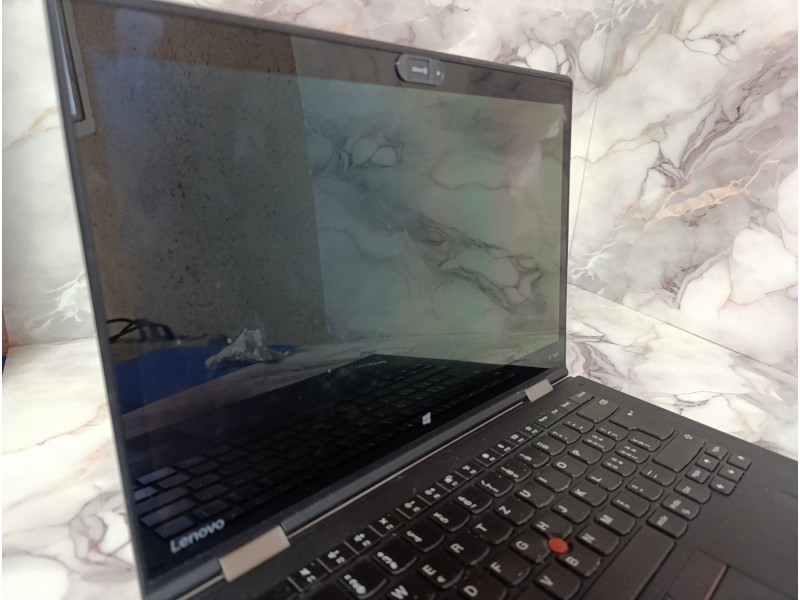 Lenovo Thinkpaid X1 Yoga