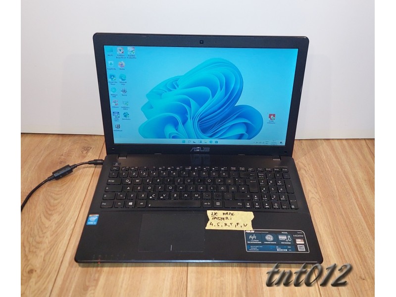 == ASUS P550L / i3-4030U / 320Gb / 4Gb / 15,6 LED ==