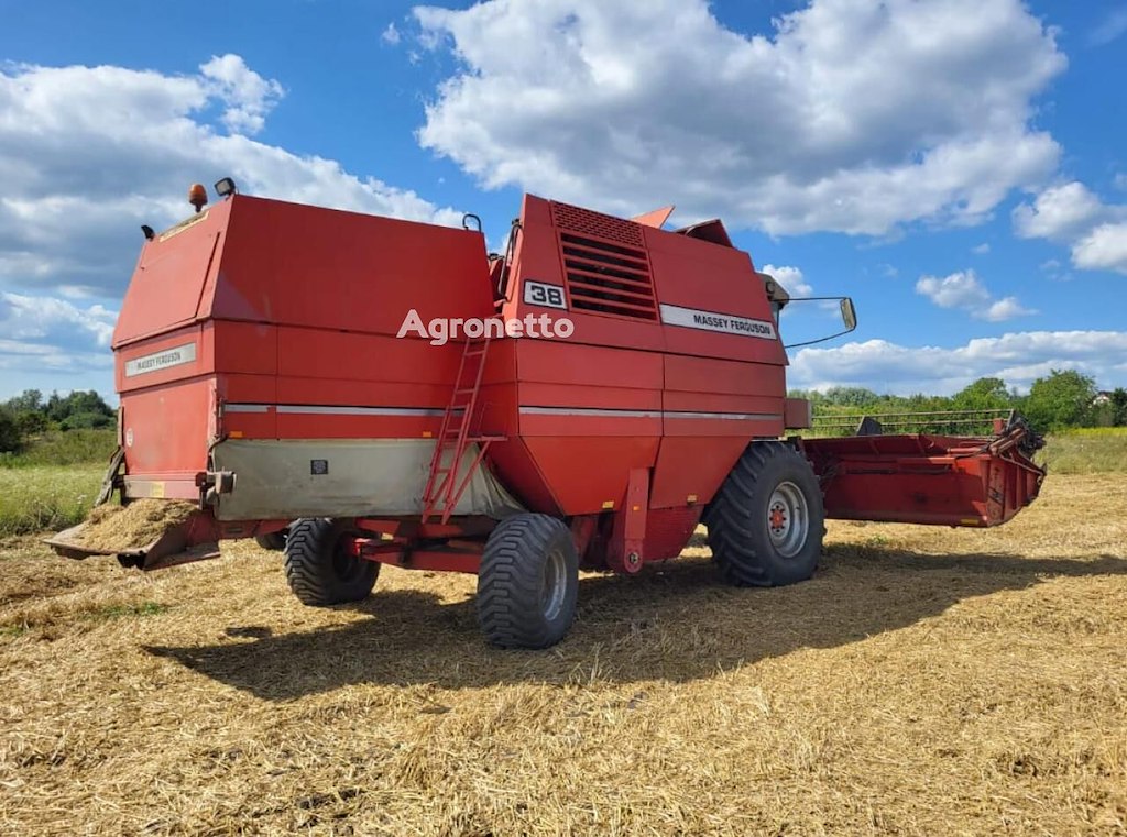 Massey Ferguson MF38 kombajn za žito