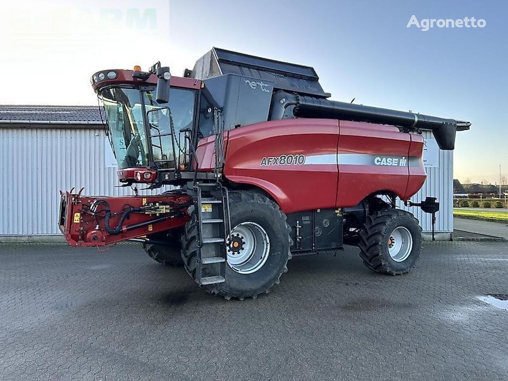 Case IH 8010 mejetærsker kombajn za žito