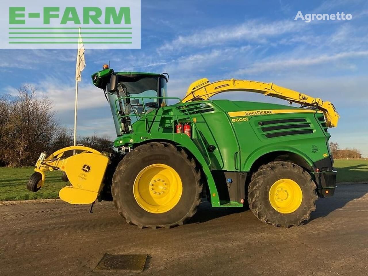 John Deere 8600i krmni kombajn