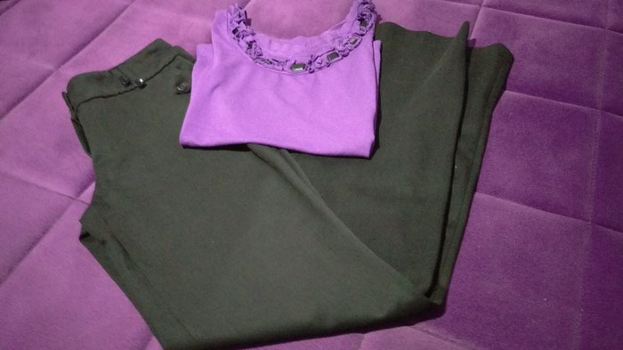 Pantalone, velicina l, bluza velicina L, u kompletu