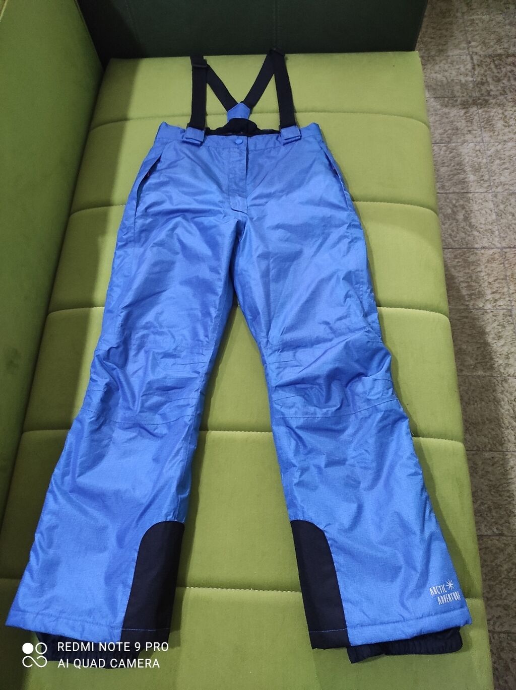 Ski pantalone velicina 146-152 Duzina 96 Unutrasnji deo nogavice 71