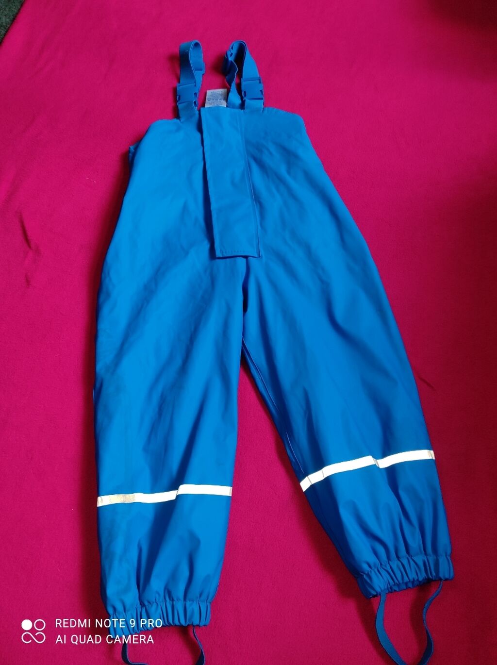 Ski pantalone gumirane velicina 110-116, duzina mereno od ispod pazuha