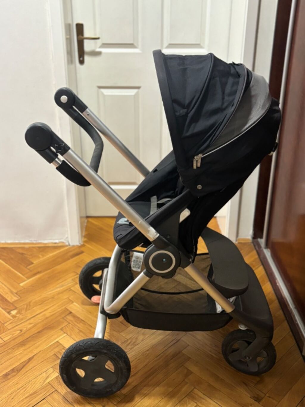 Prodajem original Stokke scoot kolica,za bebu od 0+ . Koriscena su za