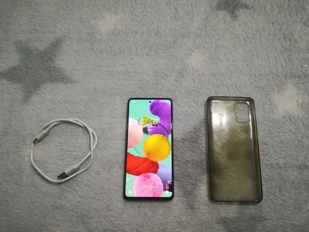 Samsung Galaxy A51. 4/128 GB. Telefon u dobrom stanju, ima manje