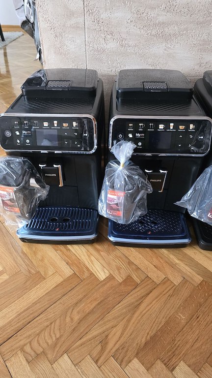 Polovni kafe aparati Philips EP 5400 lattego doneseni iz Nemačke bez