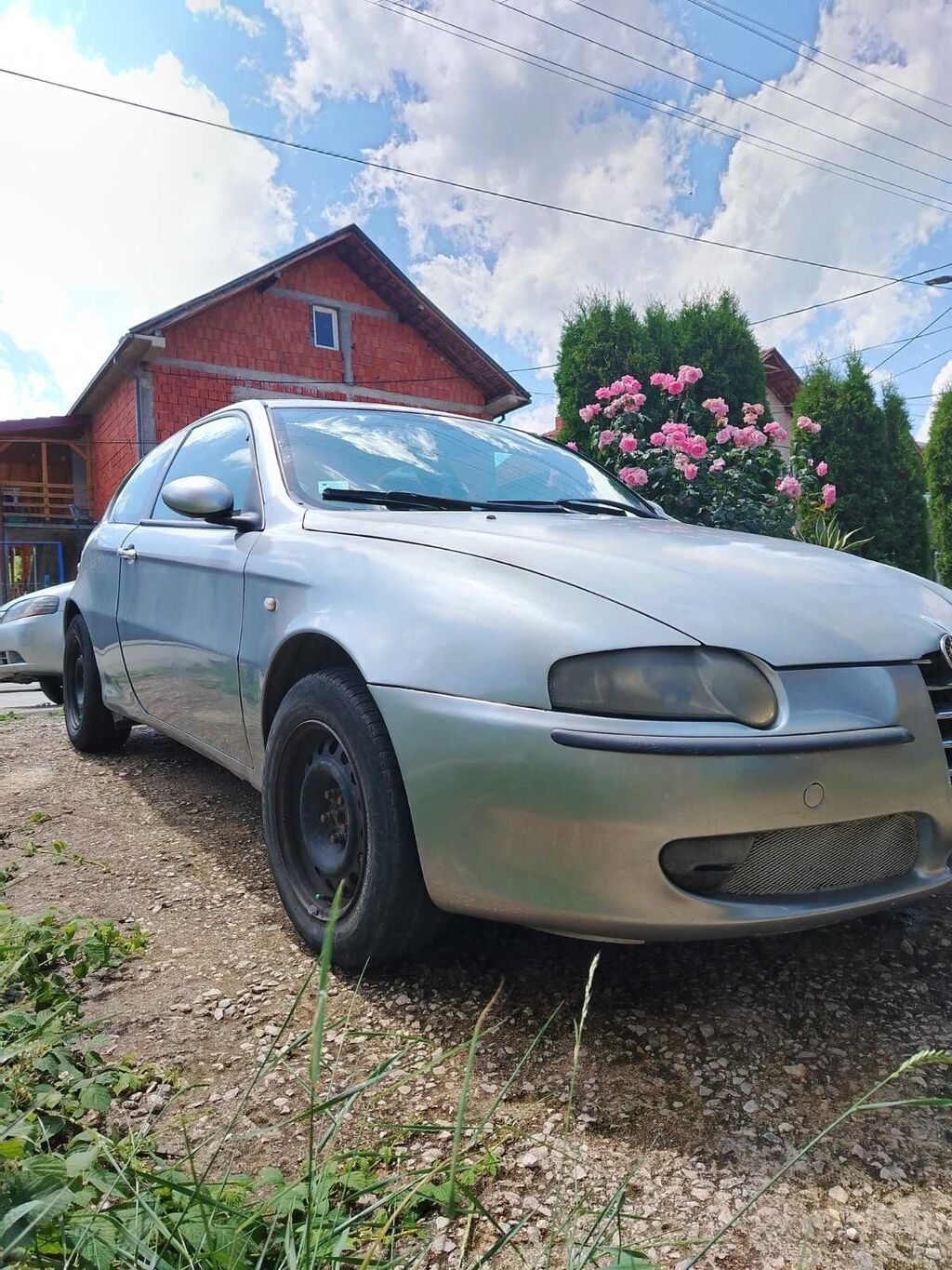 Alfa Romeo 147: 1.6 l | 2001 г. 258000 km. Hečbek