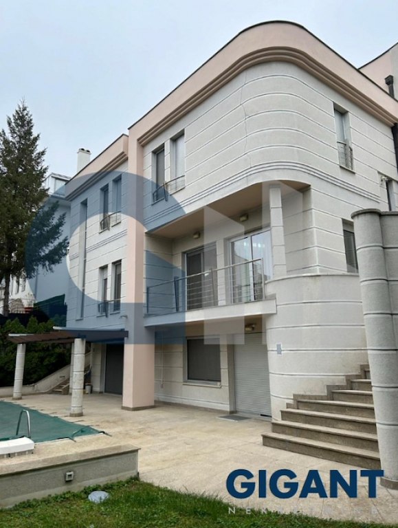 DEDINJE, VILA SA BAZENOM, 600M2, 6, 37 ARI, EG