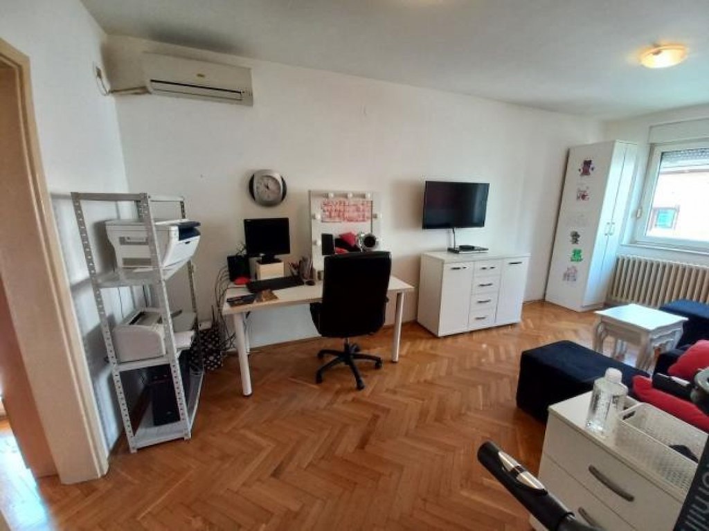 NOVI SAD - BULEVAR - 59. 00 m2