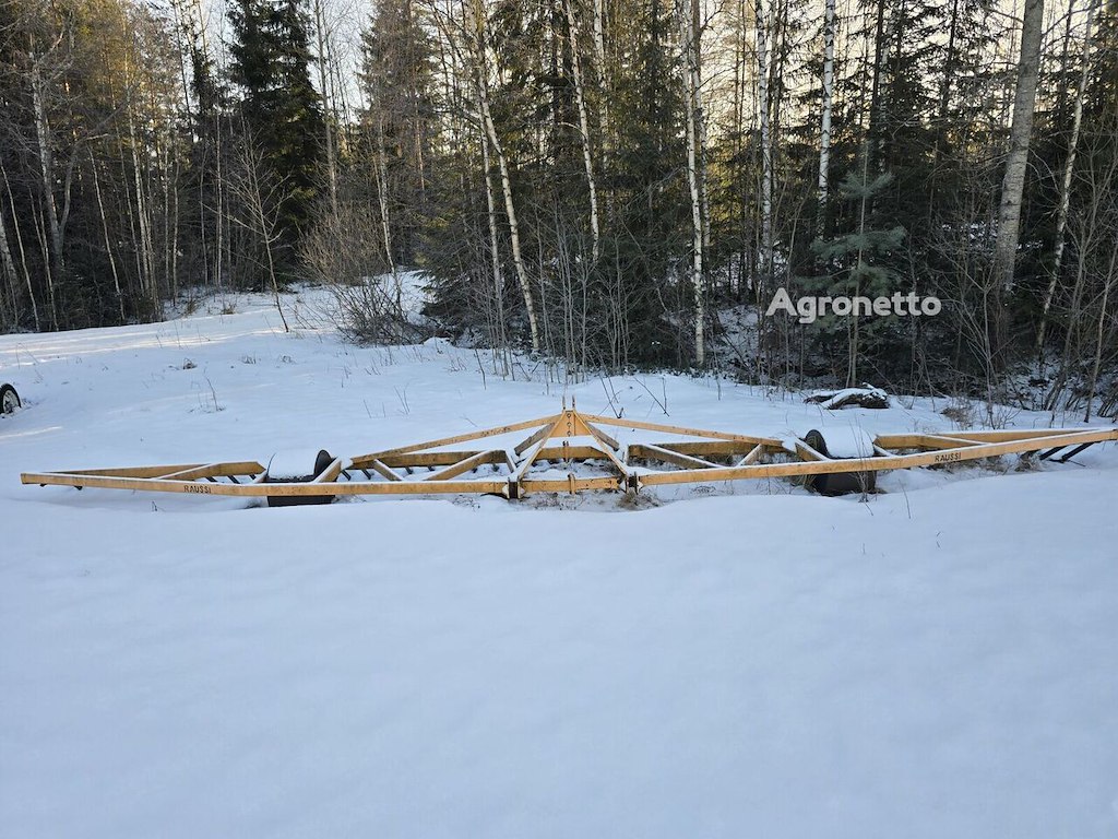 Raussi jyrsinturpeenkääntäjä ravnjač zemlje