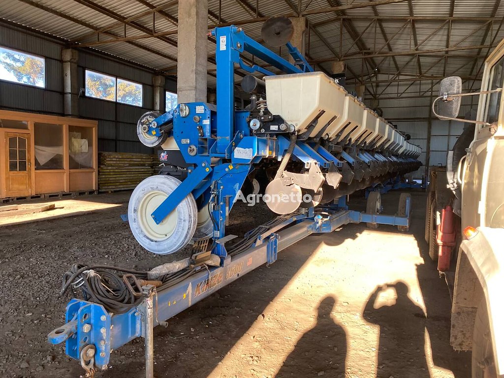 Kinze 3600 pneumatska precizna sejalica