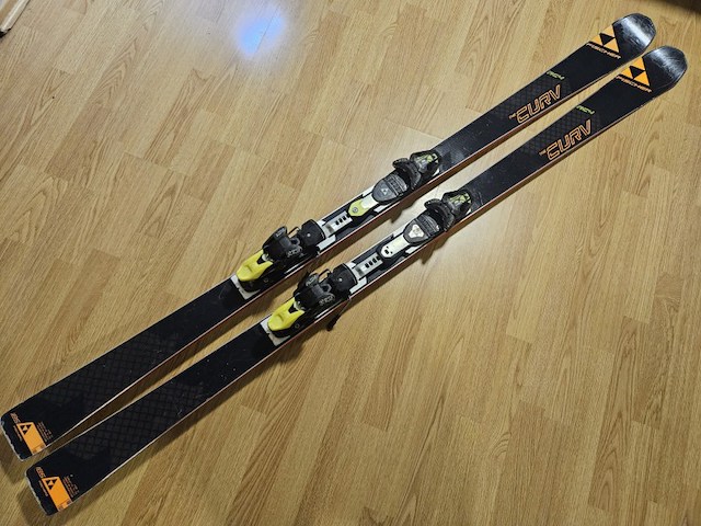 FIS Race Inspired skije Fischer RC4 The Curv 185cm r21m