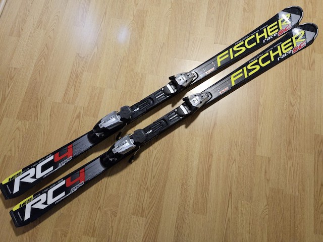 RACE SC skije Fischer Frequency Tuning 165 165cm r13m