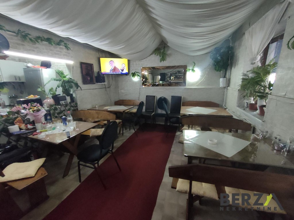 ULIČNI LOKAL ZA RESTORAN SA SVIM RAČUNIMA U CENI,   GRBAVICA