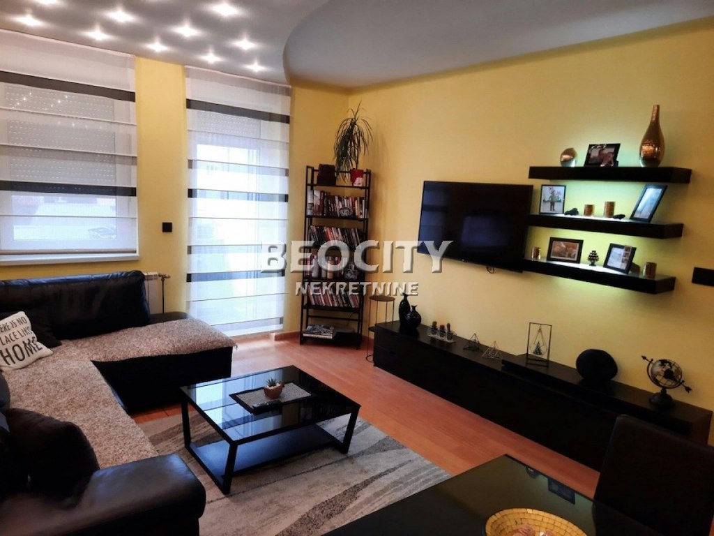 Novi Sad, Nova Detelinara, Janka Čmelika, 1. 5, 50m2, 500EUR