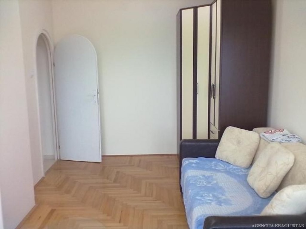 Izdavanje, Stan, 32. 00m2 , Bubanj