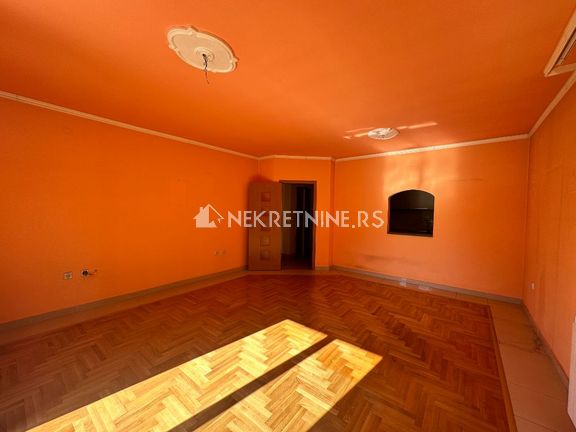 Garibaldijeva, naselje Marija Bursać 91m² Zemun