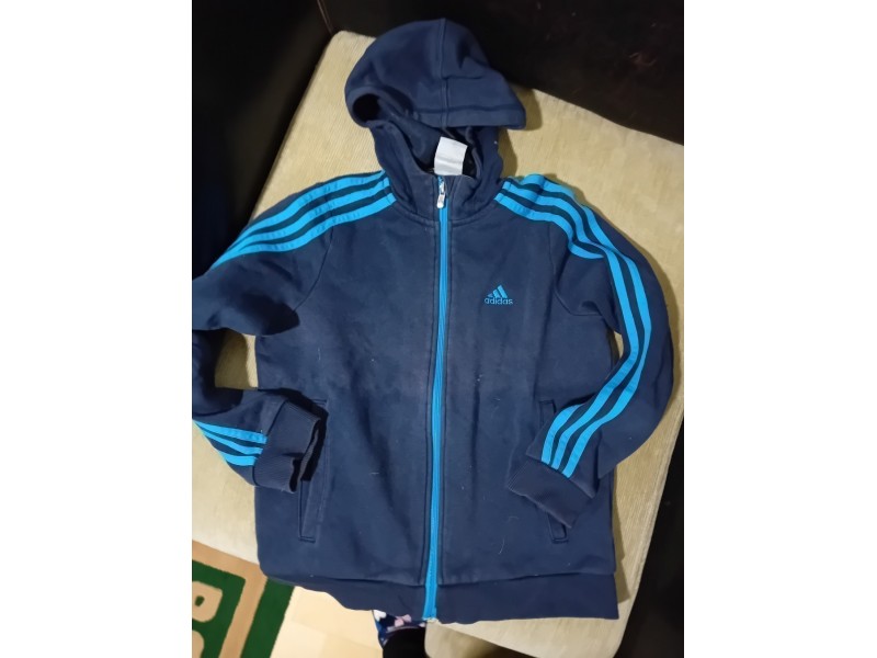 Adidas za decaka vel 140