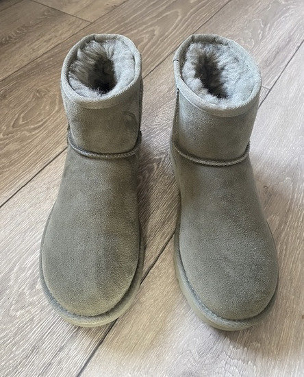 UGG classic mini II , 37 nove sniženo 10000