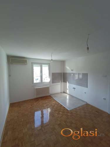 NOVI SAD - SAJAM - 37.00 m2