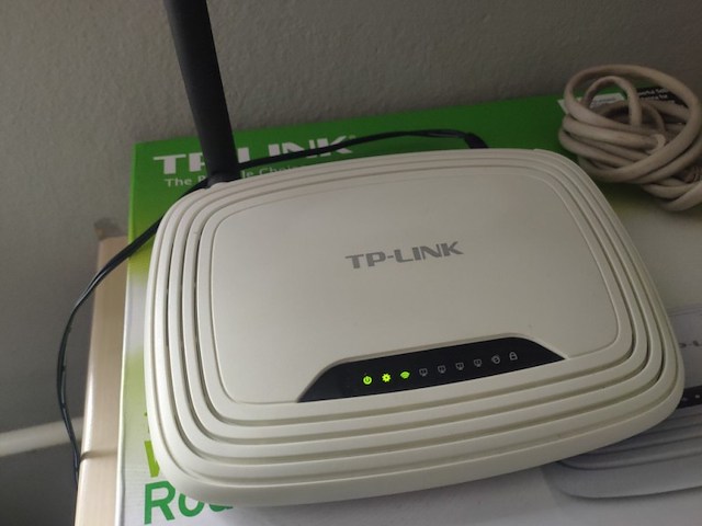 Tp link Tlwr 740n ruter u kutiji sa adapterom