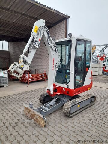 Mini bageri
Takeuchi TB 320