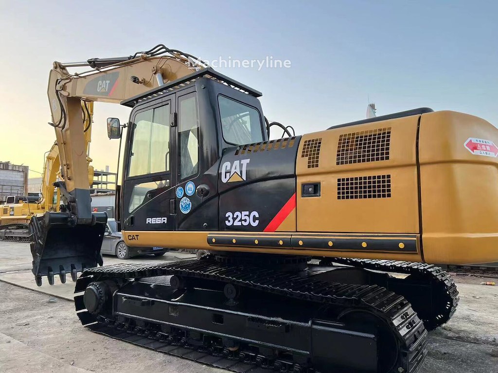 Caterpillar 325C bager guseničar