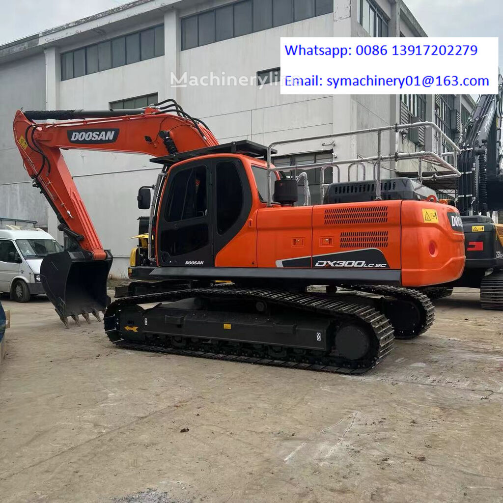 Doosan DX225LC bager guseničar