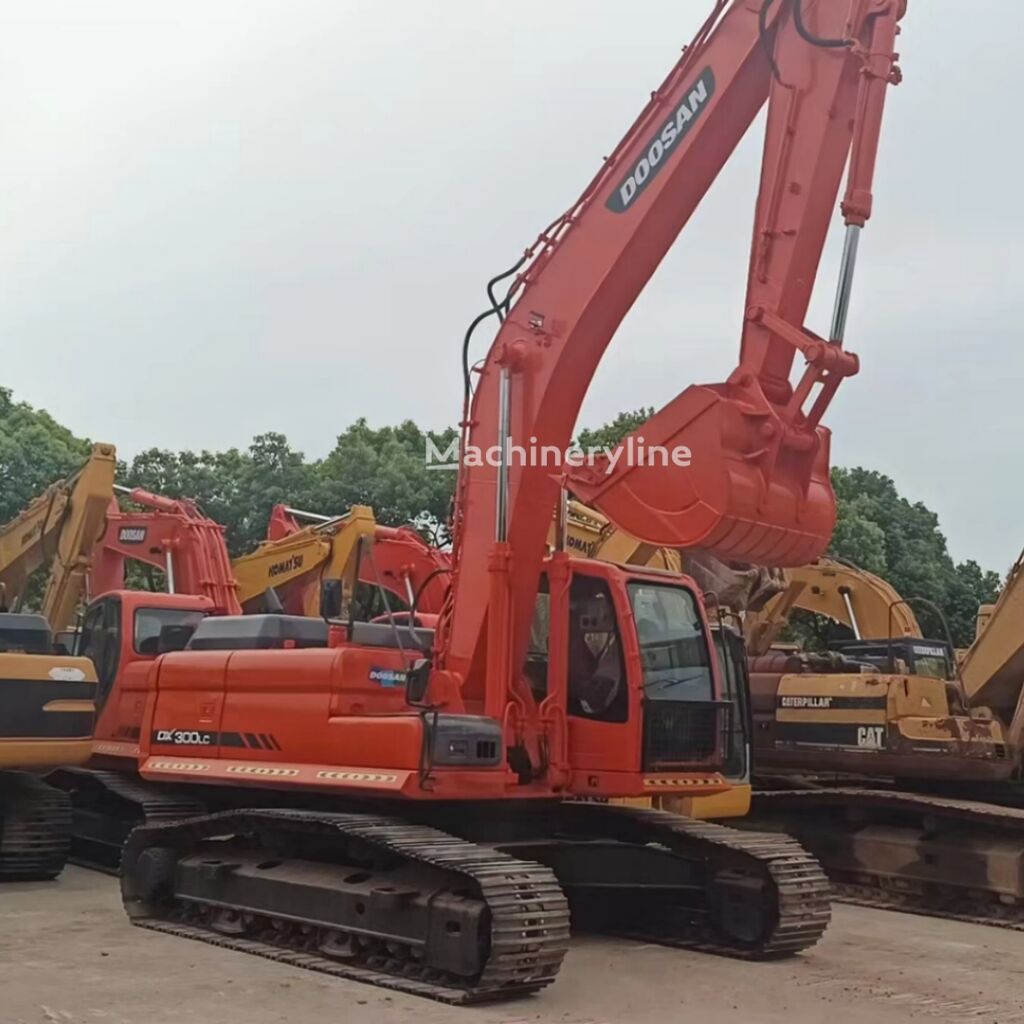 Doosan DX300 bager guseničar