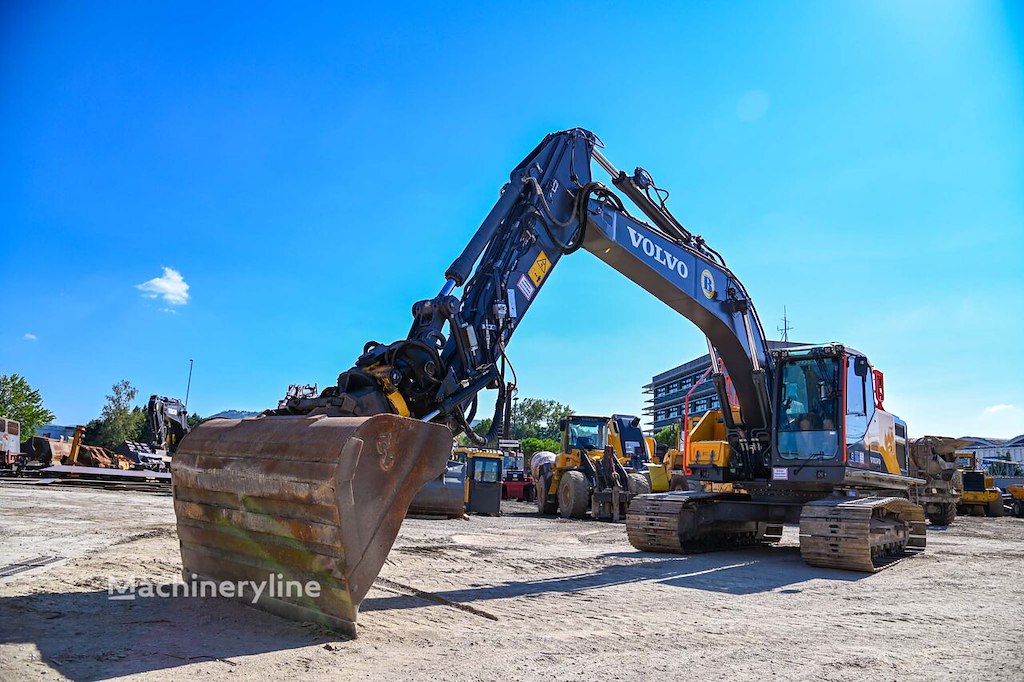 Volvo EC220EL bager guseničar