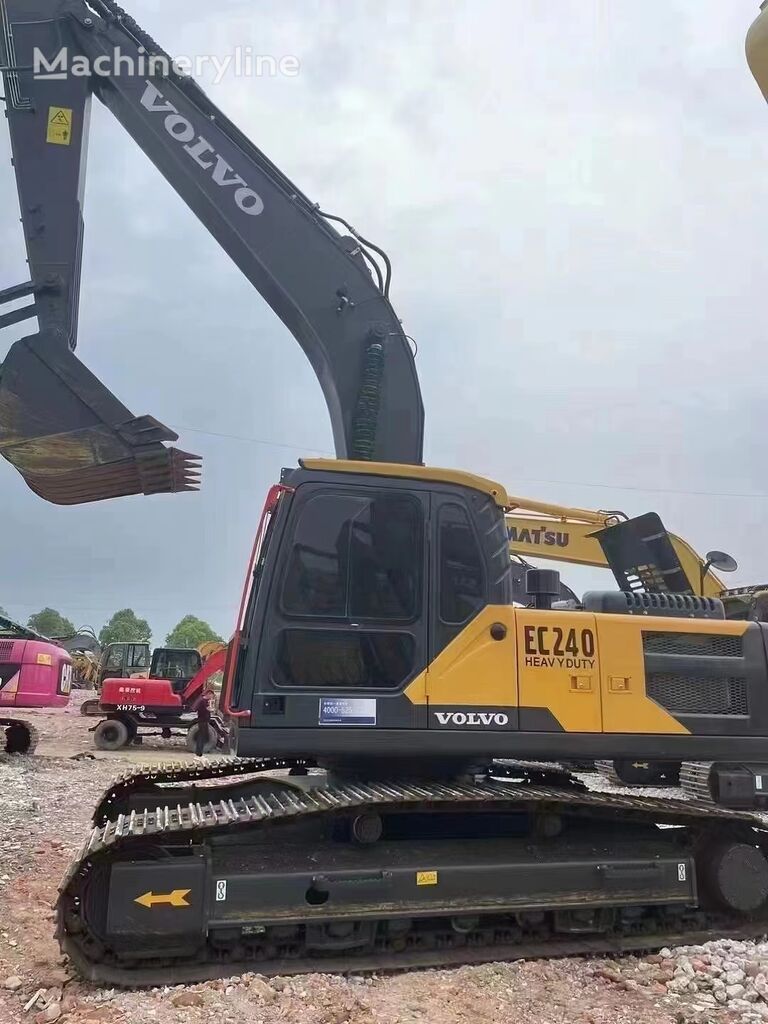 Volvo EC240 bager guseničar