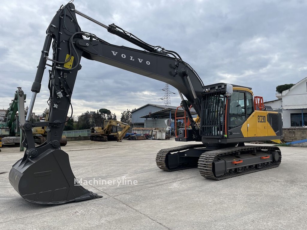 Volvo EC230FNL bager guseničar