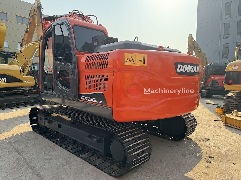 Doosan DX150 bager guseničar