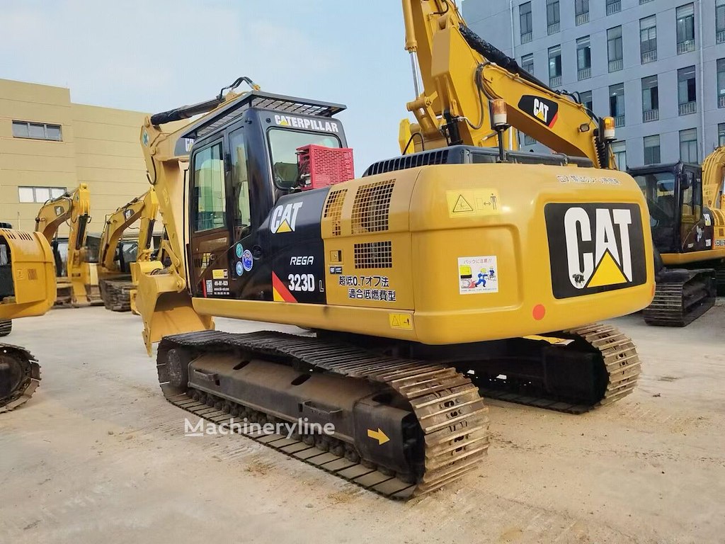 Caterpillar 323D bager guseničar