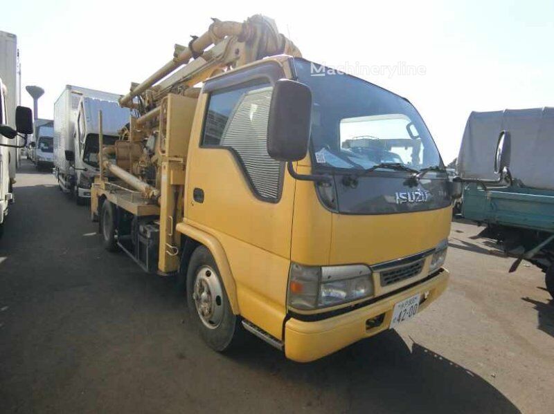 Isuzu ELF pumpa za beton