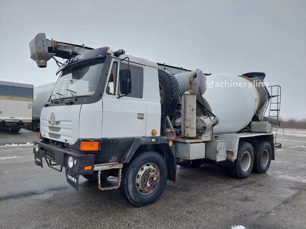 Tatra T815 6x6 kamion s mešalicom za beton