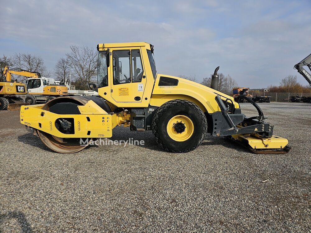 BOMAG BW213DH-4 BVC kompaktor s jednim valjkom