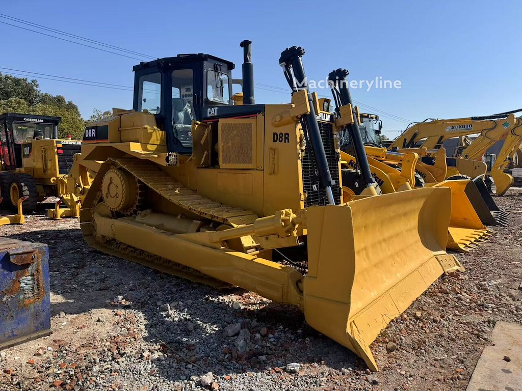 Caterpillar D8R buldožer