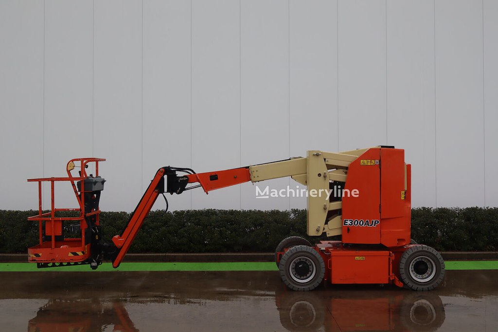 JLG E300AJP - V28570 hidraulična zglobna platforma