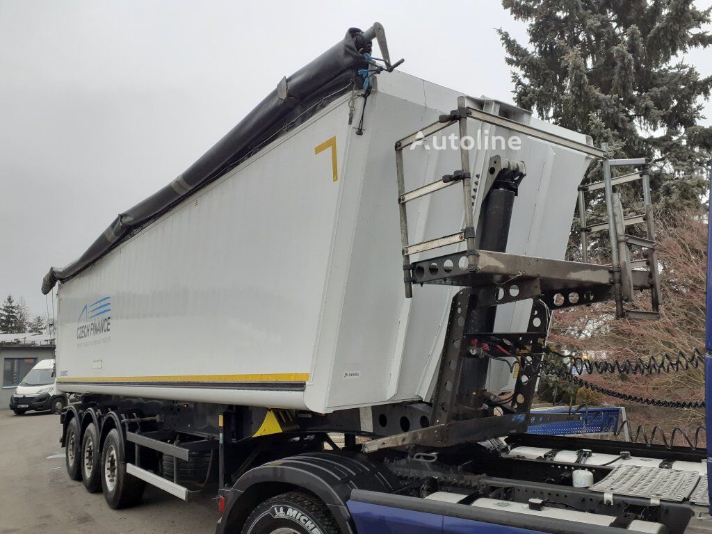 Schmitz Cargobull SKI 50m3 poluprikolica kipera